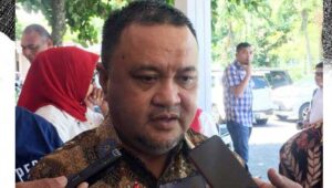 Bupati Halsel Resmi Copot Helmi Surya Botutihe dari Jabatan Sekda ...