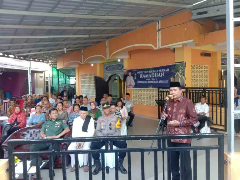 Pj. Walikota Ambon Ajak Warga Waringin Bangun Silaturahmi Antar-umat ...